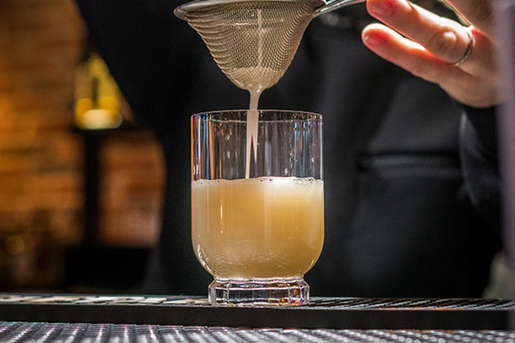 Bar et restaurant en plein cœur de la ville d'Angers. - La Cour